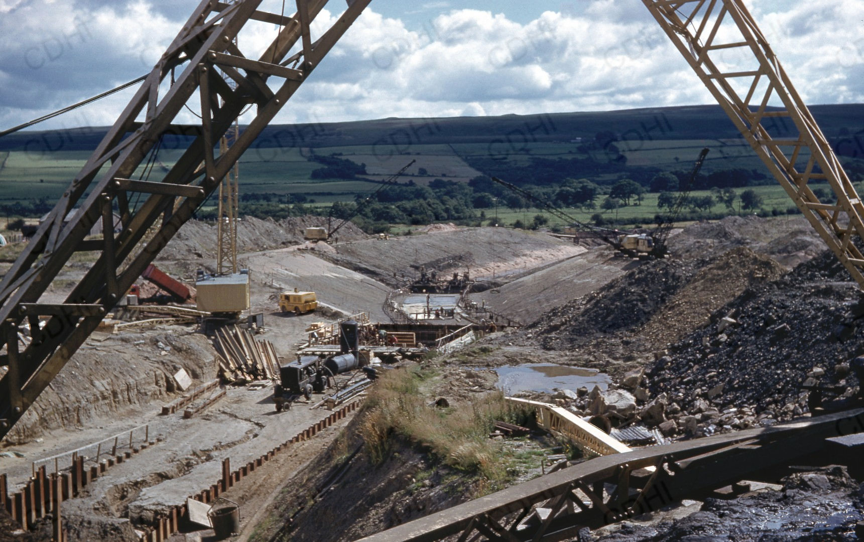 Derwent Reservoir Under Construction - Consett & District Heritage ...